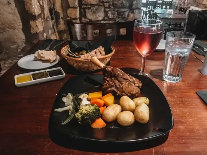 I Stayed At Mrs Baird's B&B In Outlander - The Covenanter Hotel ...